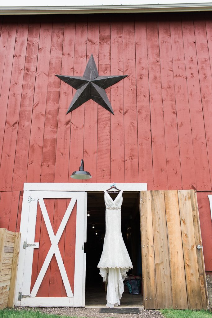 A Michigan Barn Wedding » Riddle Road Photography